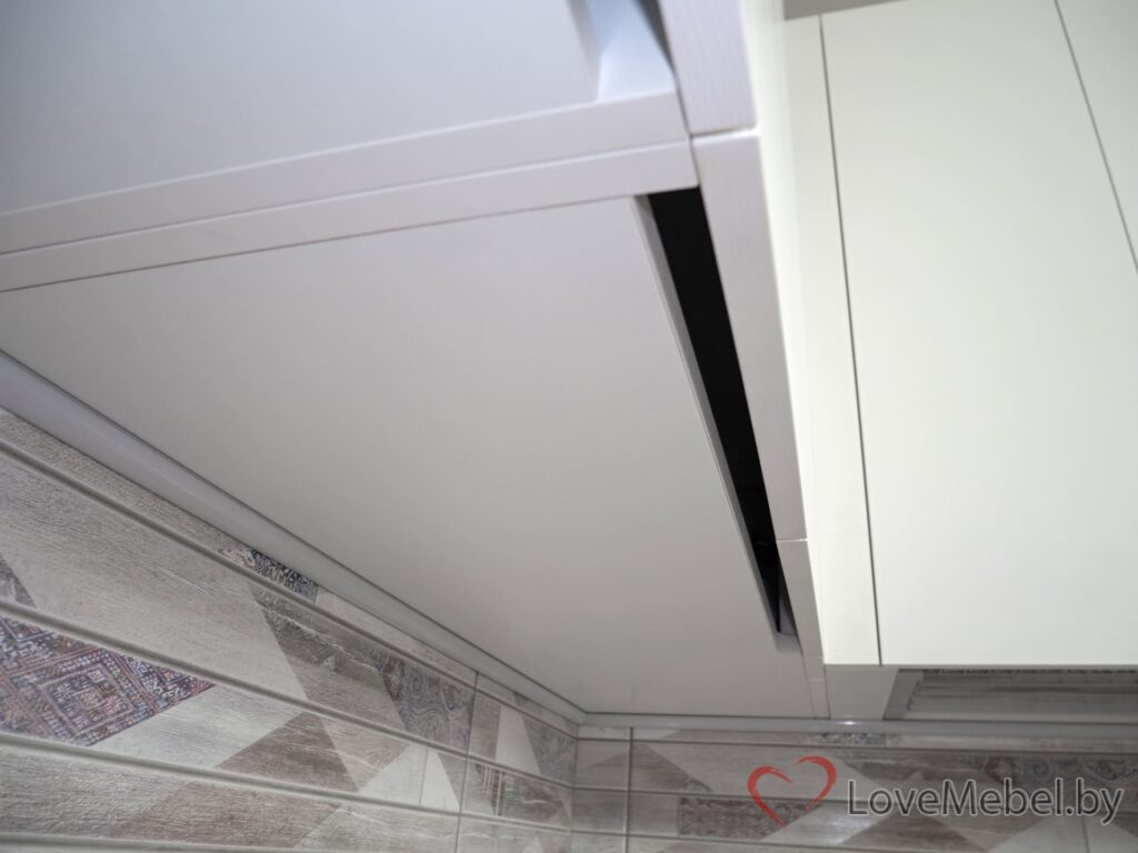 С фасадами из Эггер W1000 St19 Белый премиум кухня белая